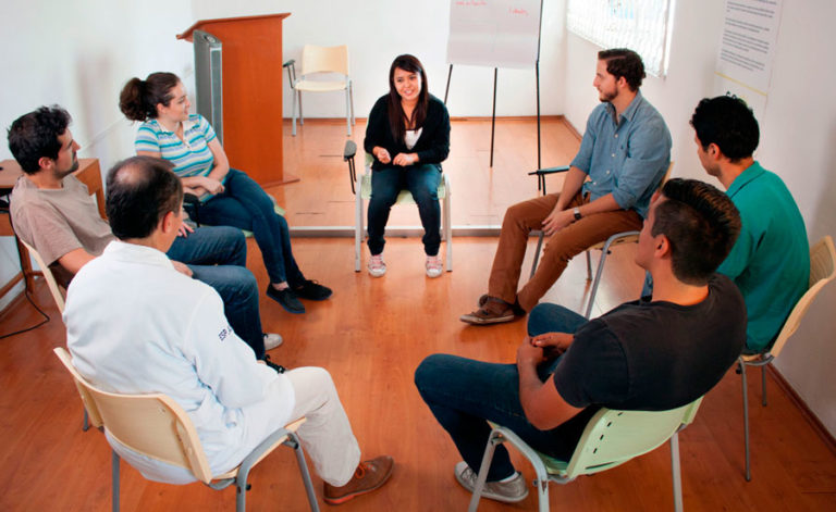 Terapia grupal en con enfoque Gestalt en Tijuana | Psicólogo Orlando Pérez